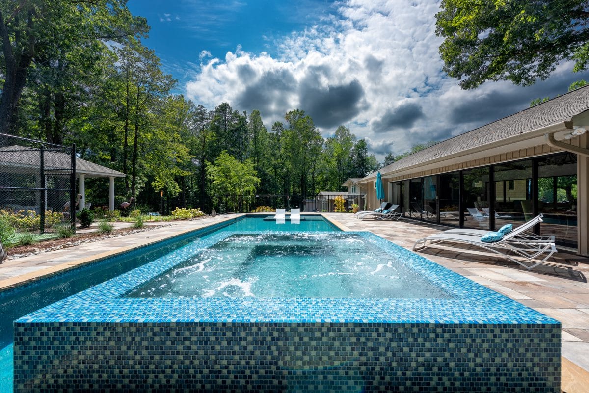 Sport & Lap Pool with 360 Spa - Vue Custom Pools & Design