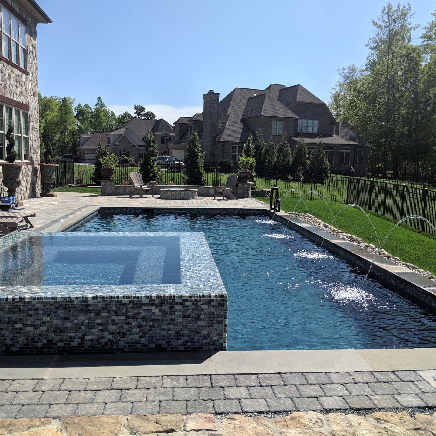 Plunge Pool & 360 Glass Tile Spa - Vue Custom Pools & Design