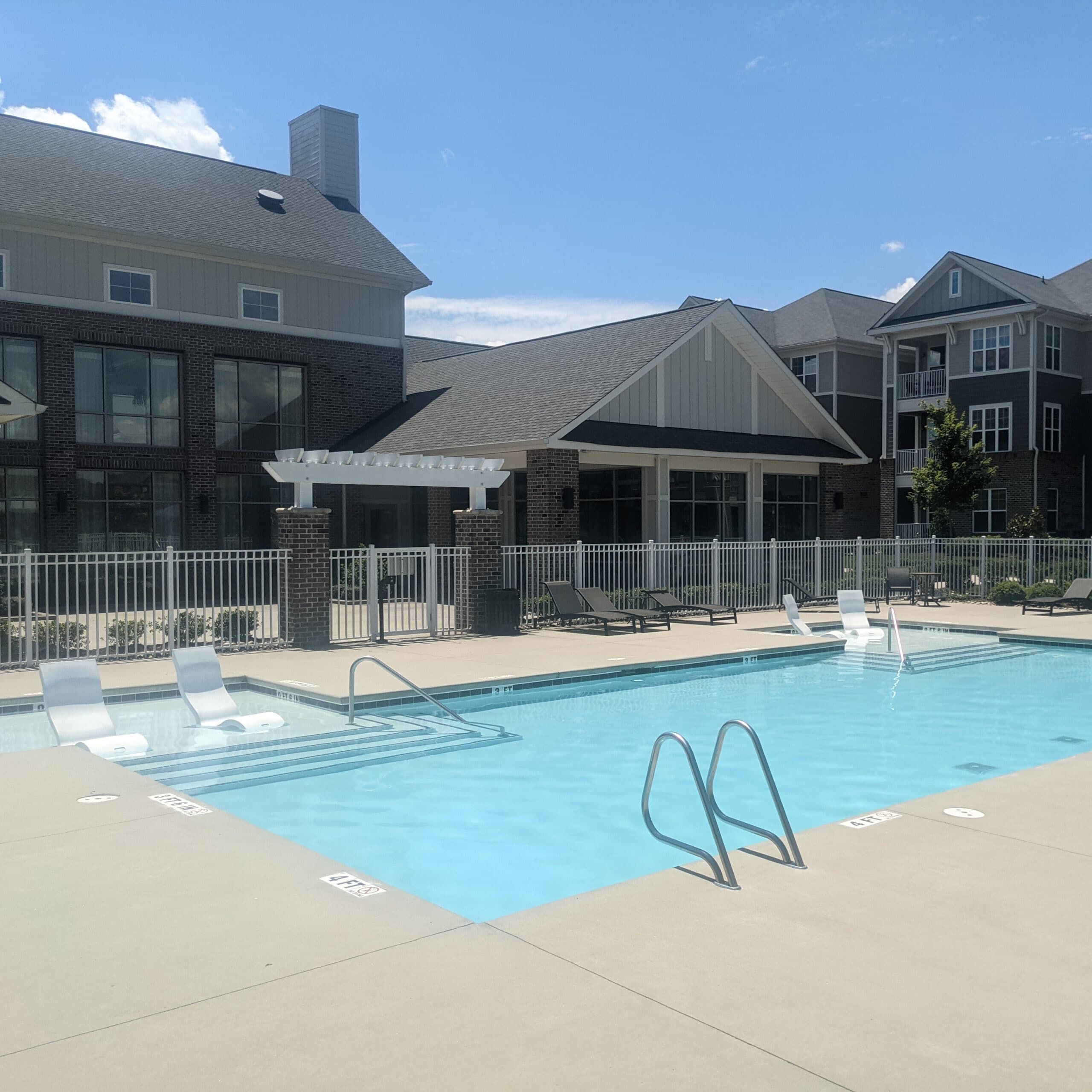 Super Cute Custom Commercial Pool - Vue Custom Pools & Design
